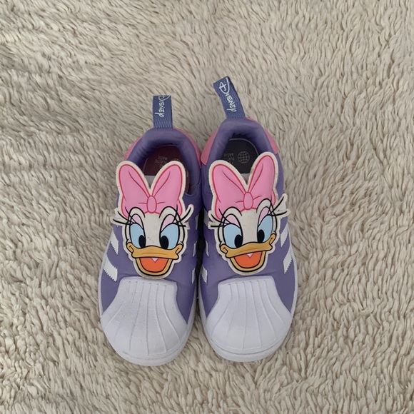 adidas | Shoes | Adidas Disney Daisy Duck Shell Toe Super Star Shoes ...